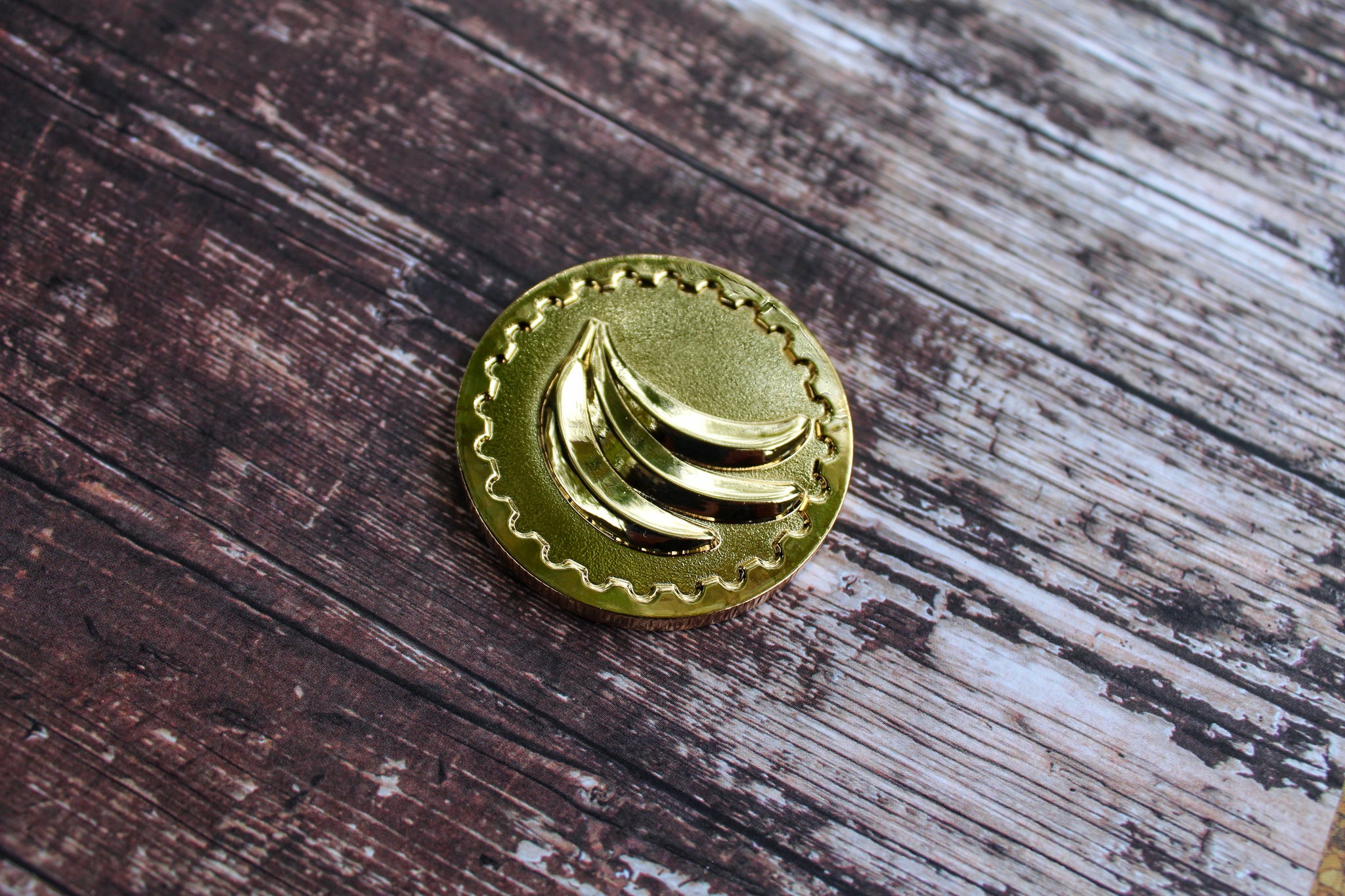 Banana Coin / Kremkoin - Donkey Kong Challenge Coin – Cute Monster Props