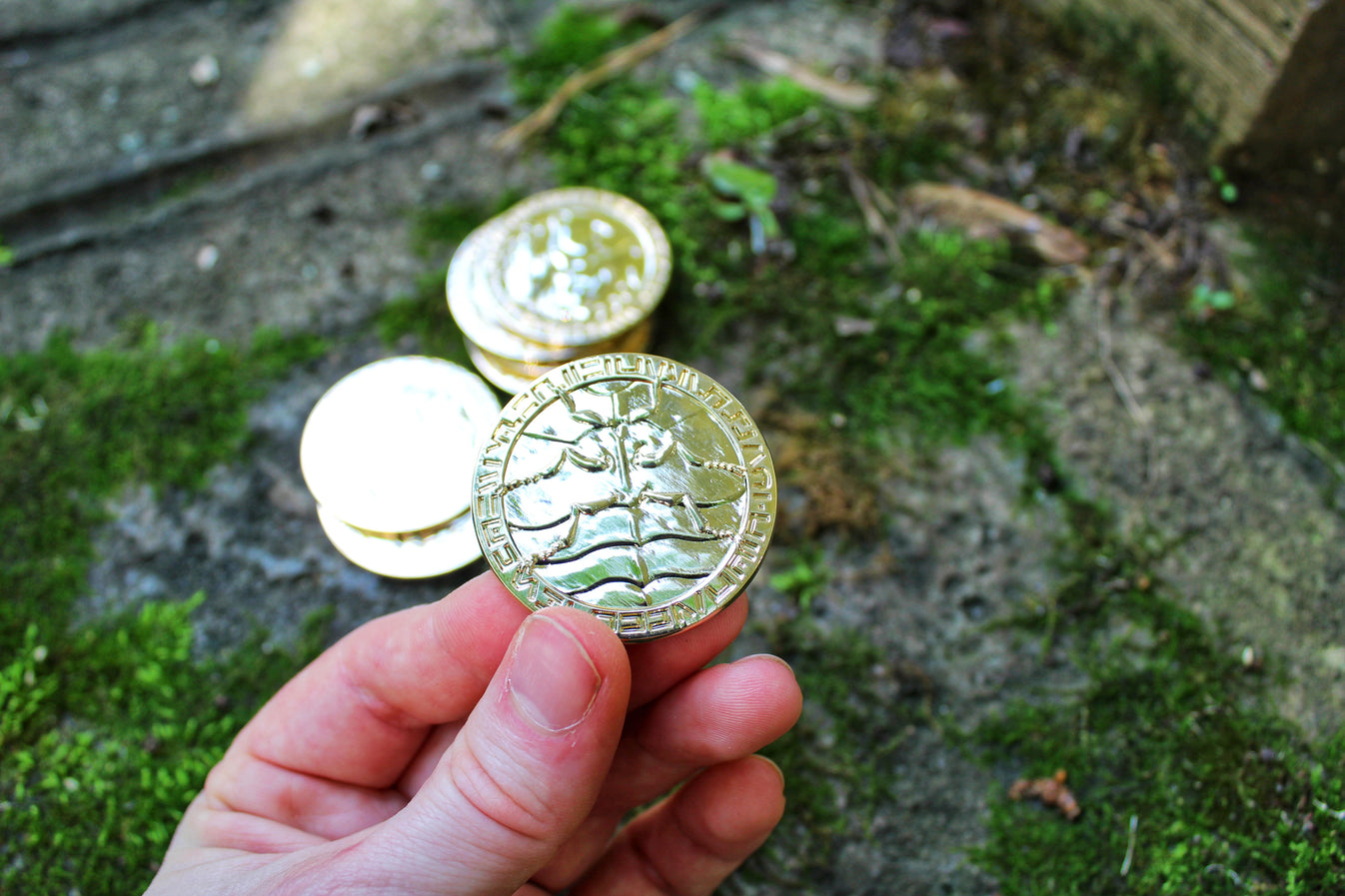 Dungeon Meshi Treasure Bug Coin – Cute Monster Props